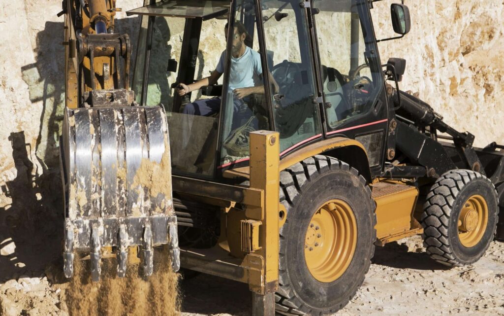 Alat Berat Grader: Arti, Fungsi, dan Komponennya