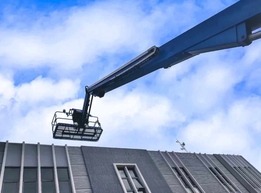 Boom Lift adalah Aerial Lift untuk Angkat Pekerja & Peralatan