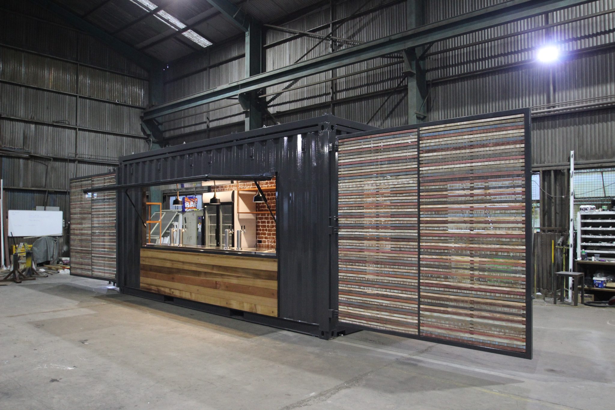 Konsep Cafe Outdoor Murah dari Kontainer Modifikasi | Tradecorp Blog