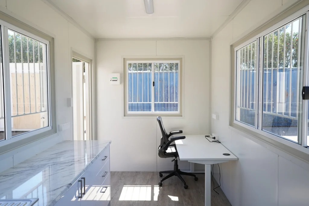 Kantor Startup dalam Kontainer, Solusi Praktis & Hemat!